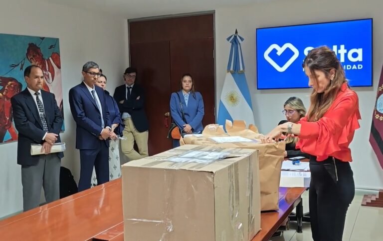 Apertura de sobres para la concesión de la Terminal de Ómnibus de la ...