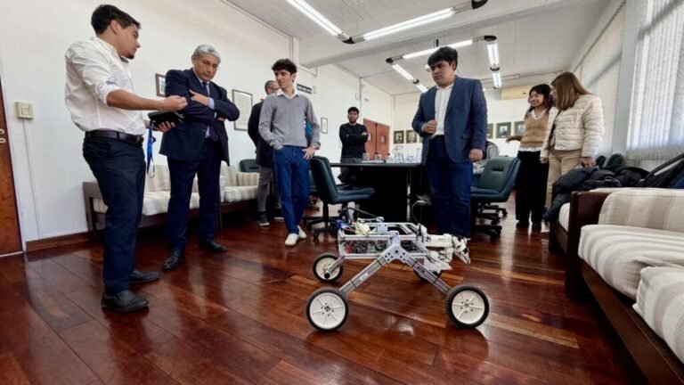 Talento salteño en la exploración espacial: ROVIK-1 desarrollado por ...